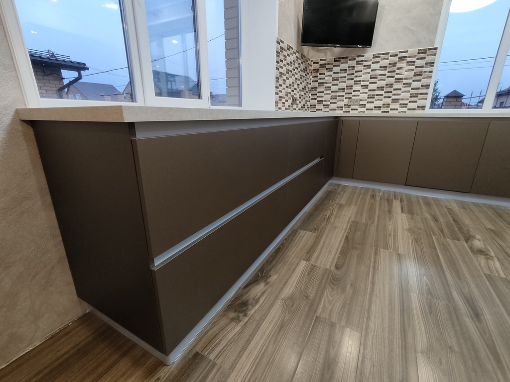 Кухня на заказ п-образная цвет AGT 3007 MAT GALAKSI DORE от компании ...